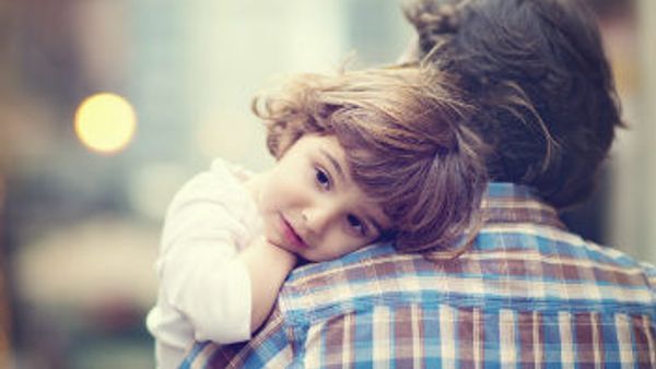 Missing mommy and daddy: When parents travel for work - Today's Parent