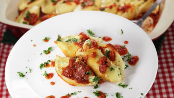 Baked stuffed pasta shells - Today's Parent
