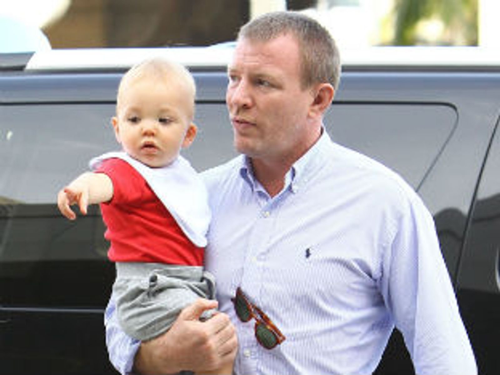 Guy Ritchie And Kids 🚨Eiza Will Reunite With Henry Cavill, Jake