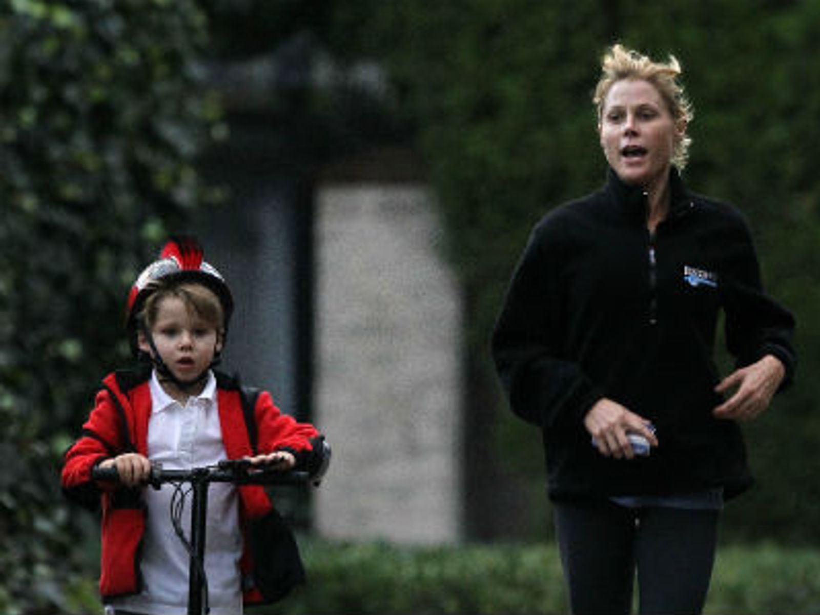 Julie Bowen Breastfeeding