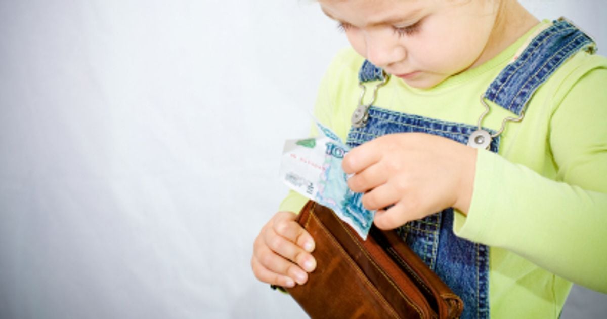 Why I bought my 10-year-old a wallet - Today's Parent