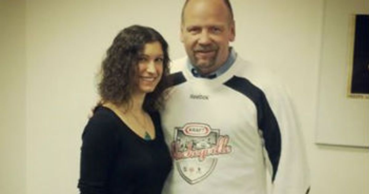 Wendel Clark: The new face of Kraft's Hockeyville competition - Today's ...