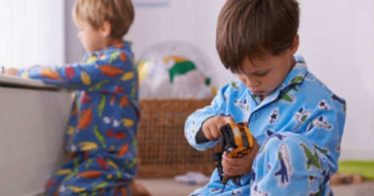 How to get your kid to share: An age-by-age guide - Today's Parent