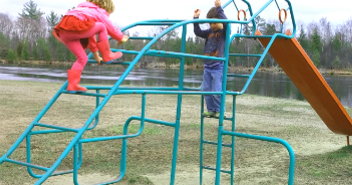 Kids need risky outdoor play—here’s why - Today's Parent