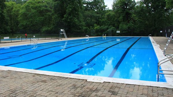 8 best outdoor pools in Toronto - Today's Parent