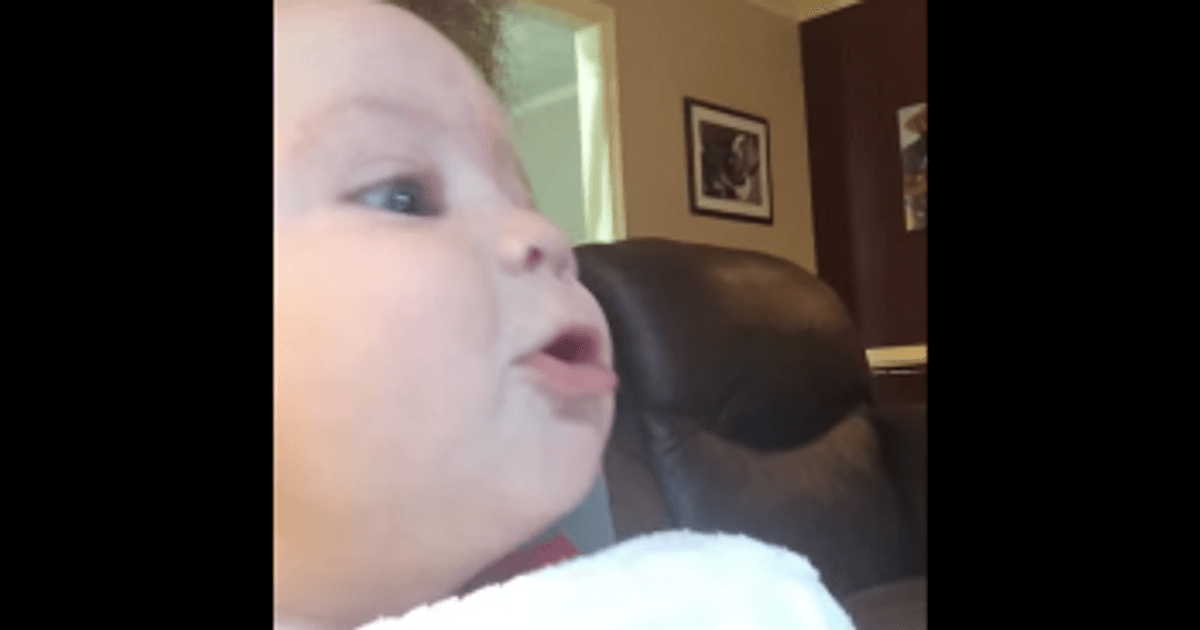 ARH-ARH-WOOOO—Baby challenges dogs to howling contest - Today's Parent