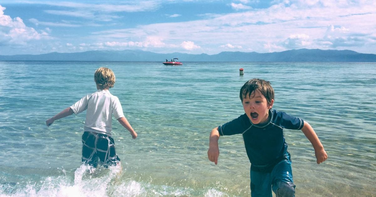5 fun and easy games that teach your kids how to swim - Today's Parent