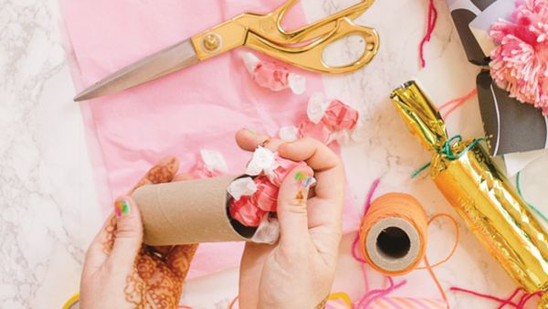 How to make holiday crackers - Today's Parent