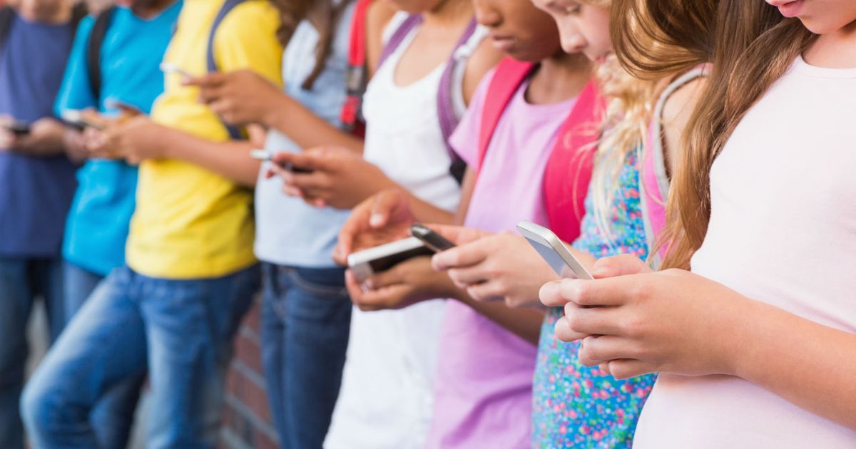 Is it time schools allowed cellphones in the classroom? - Today's Parent