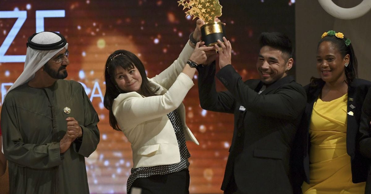 Canadian wins best teacher prize for the most amazing reasons - Today's ...