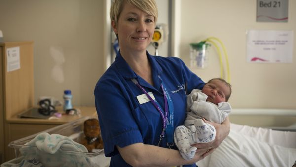 PHOTOS: Midwives at work around the world - Today's Parent - Today's Parent