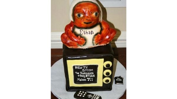 This is hands down the WORST baby shower cake ever! - Today's Parent