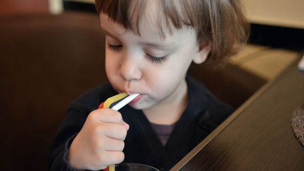 Why it's time to stop giving your kids plastic straws - Today's Parent