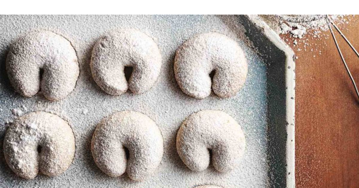 A holiday cookie exchange is the best excuse to get the family together ...