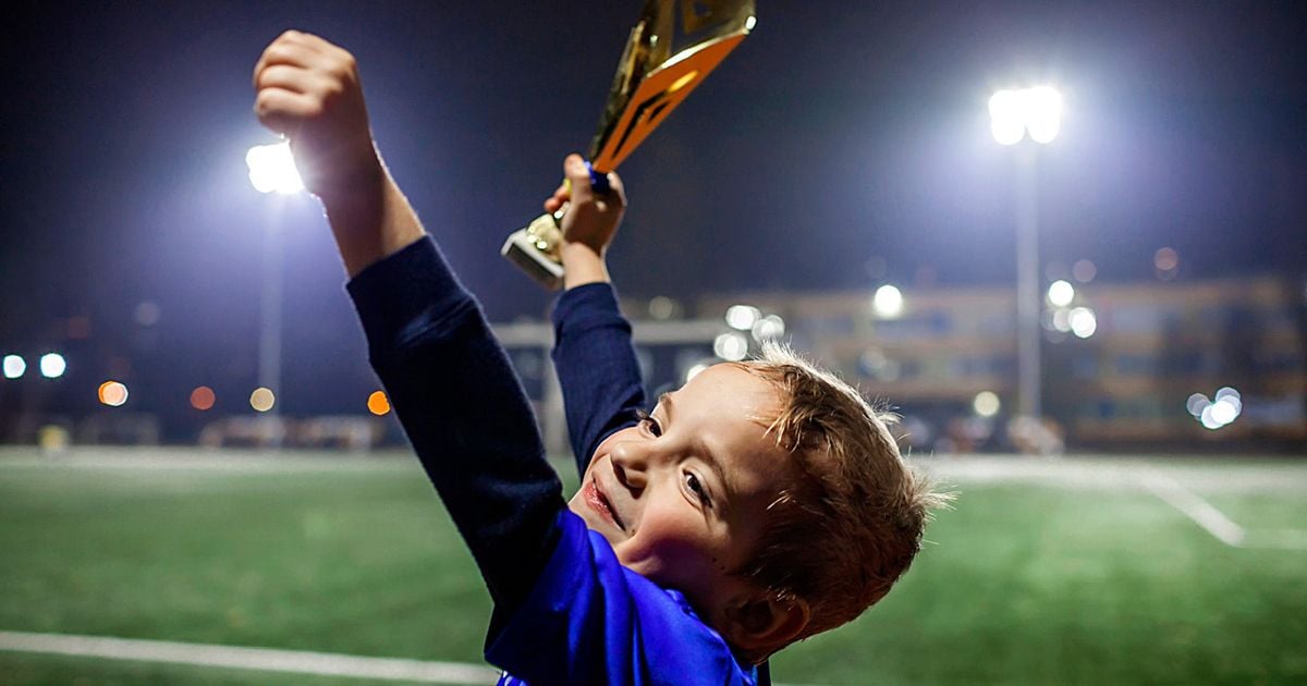 How to deal when your kid loves to brag - Today's Parent