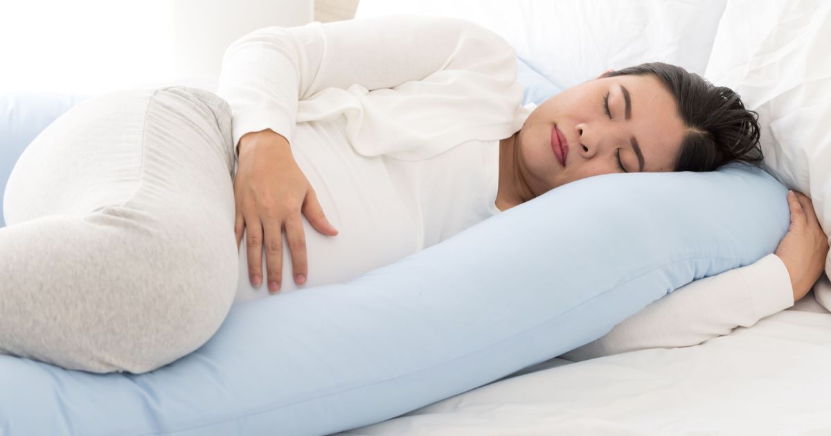 Comfortable Sleep Positions That Help You Heal After Giving Birth ...